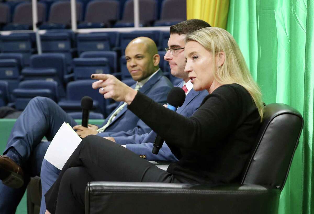 Wedding is 'second chance' for Siena basketball coach and fiance