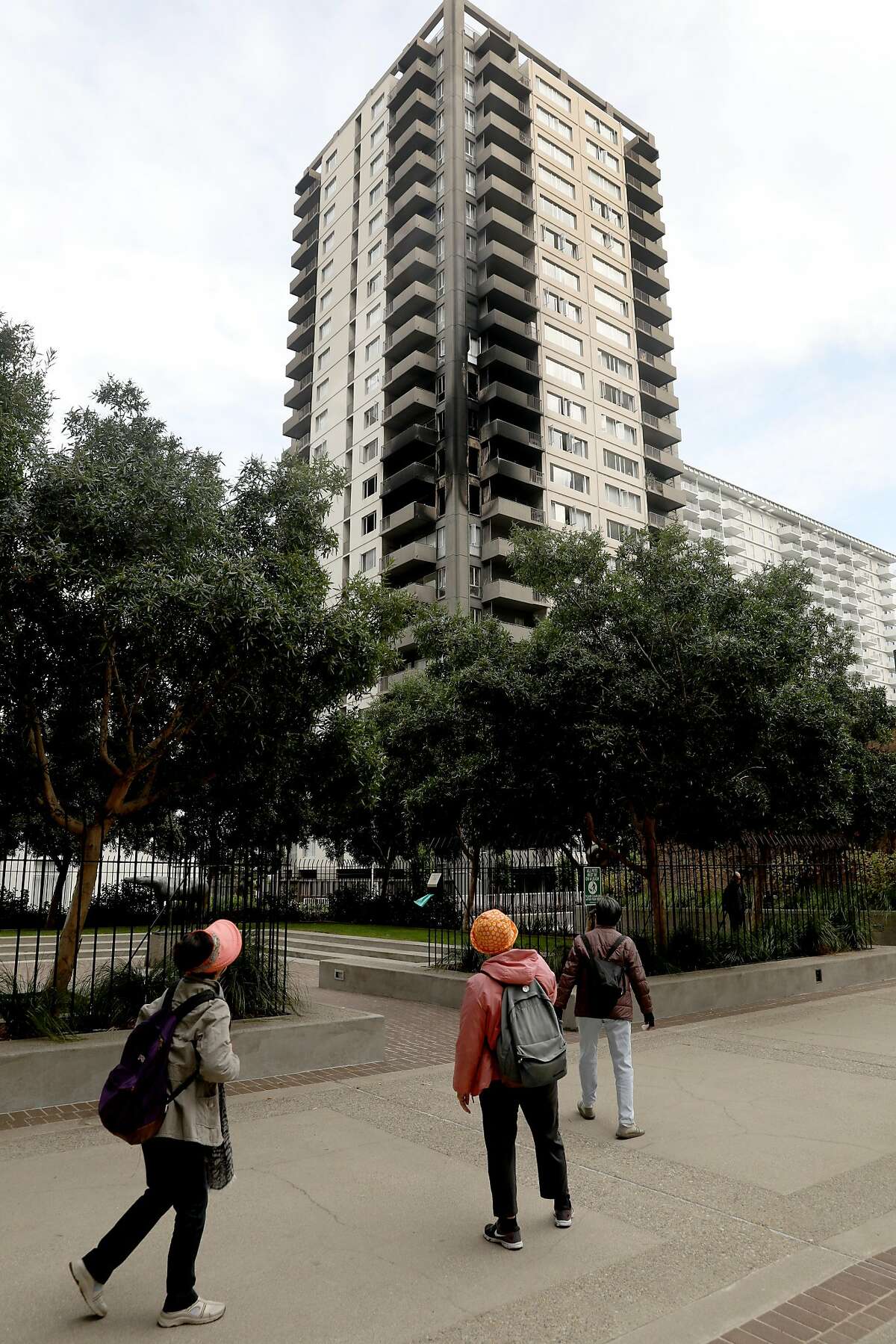 SF high-rise fire leaves displaced residents questioning lack of sprinklers