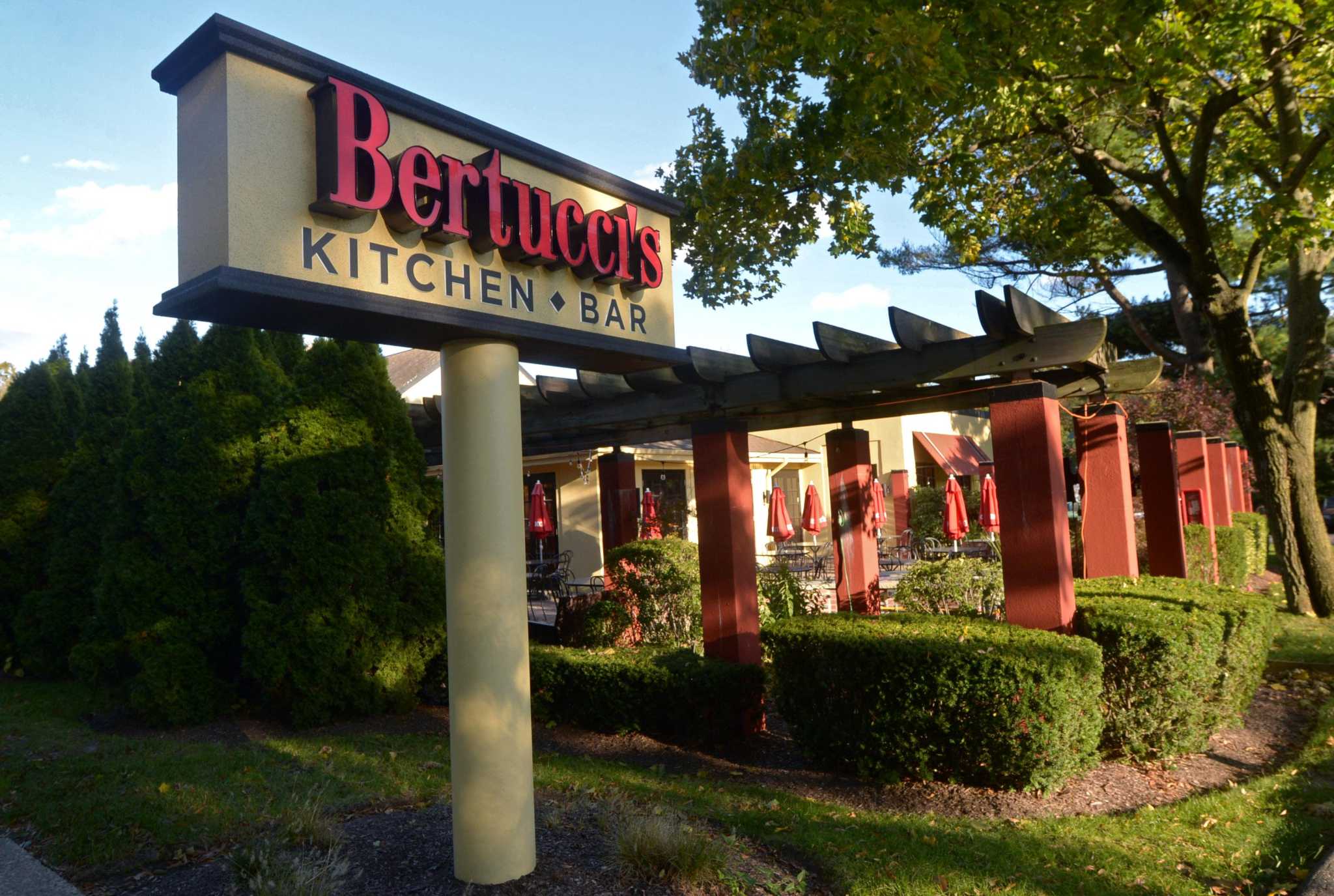 Bertucci's files for bankruptcy and closes more CT restaurants