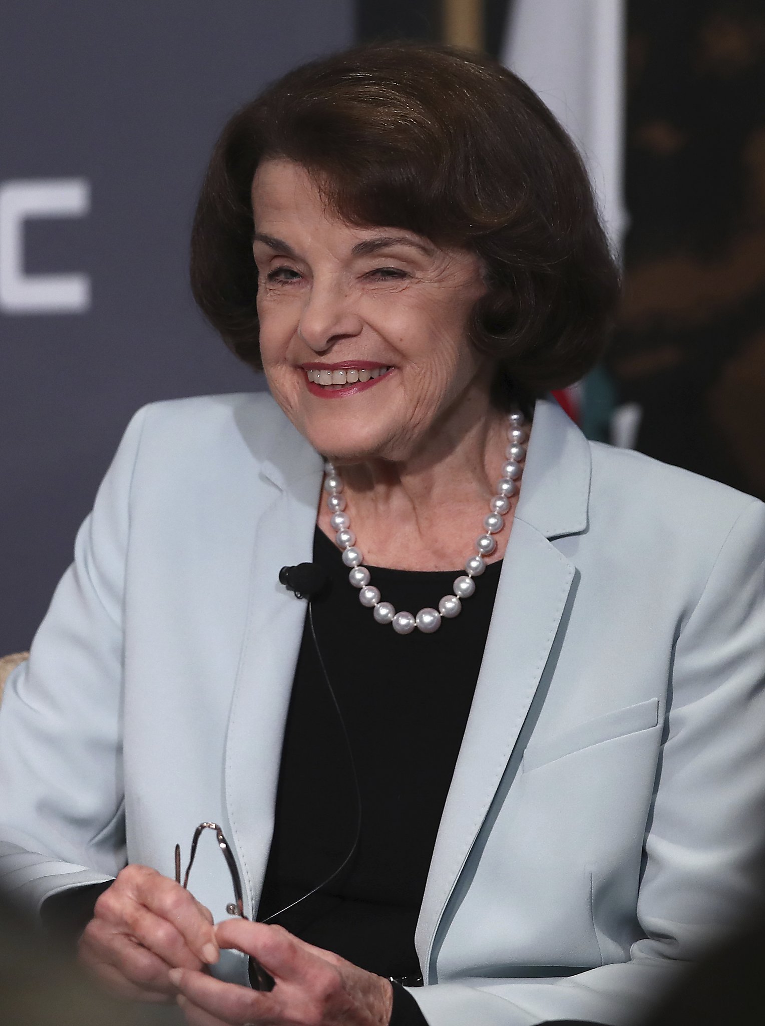 Dianne Feinstein, Gavin Newsom rolling over CA election foes in new poll Dianne Feinstein, Gavin Newsom rolling over CA election foes in new poll