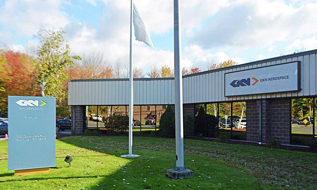Blumenthal, Bysiewicz tour Cromwell’s thriving GKN Aerospace