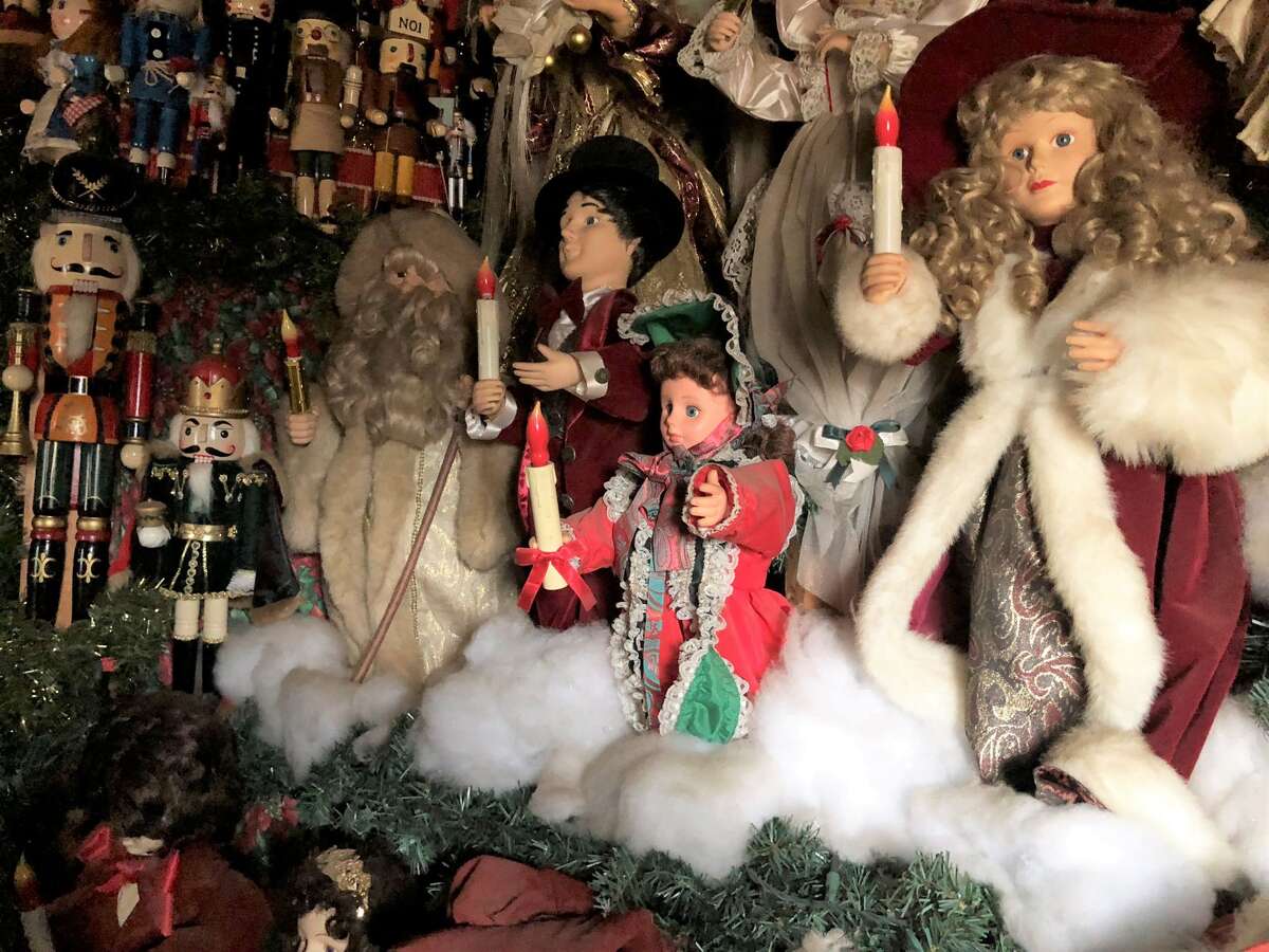 Torrington Christmas House owners can stay, but not for long