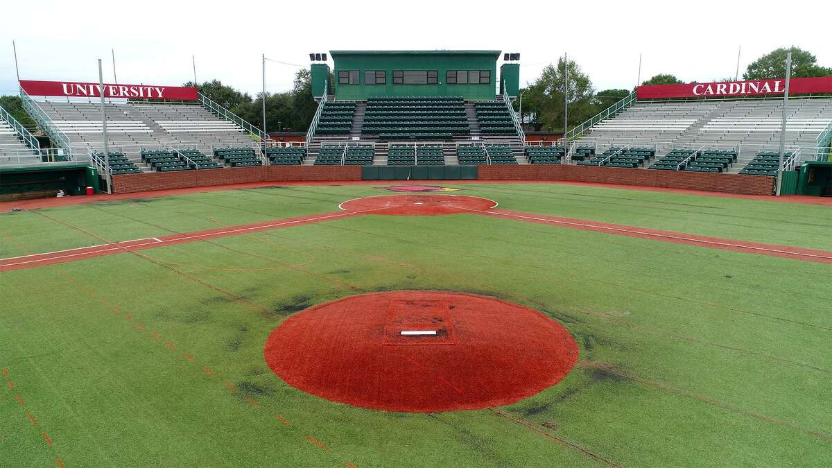 It’s not fake news that Lamar baseball stadium is getting artificial turf