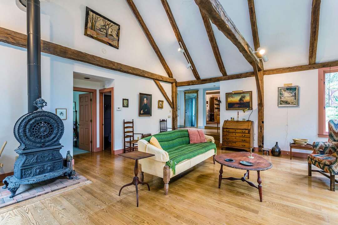 Kent home repurposes 1700s barn