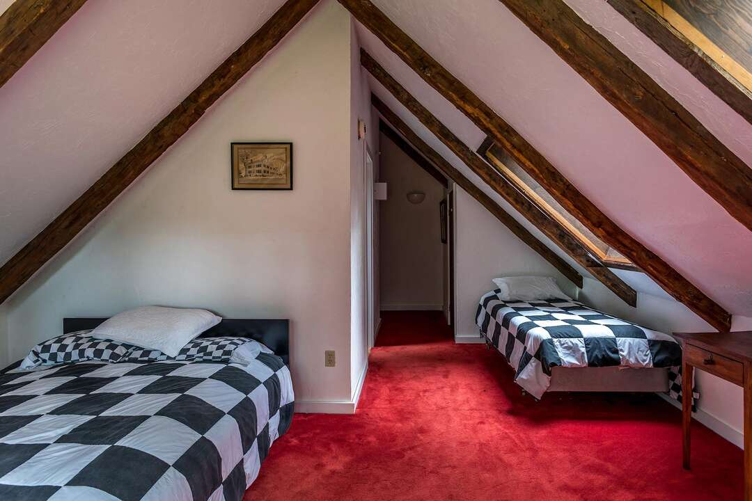 Kent home repurposes 1700s barn