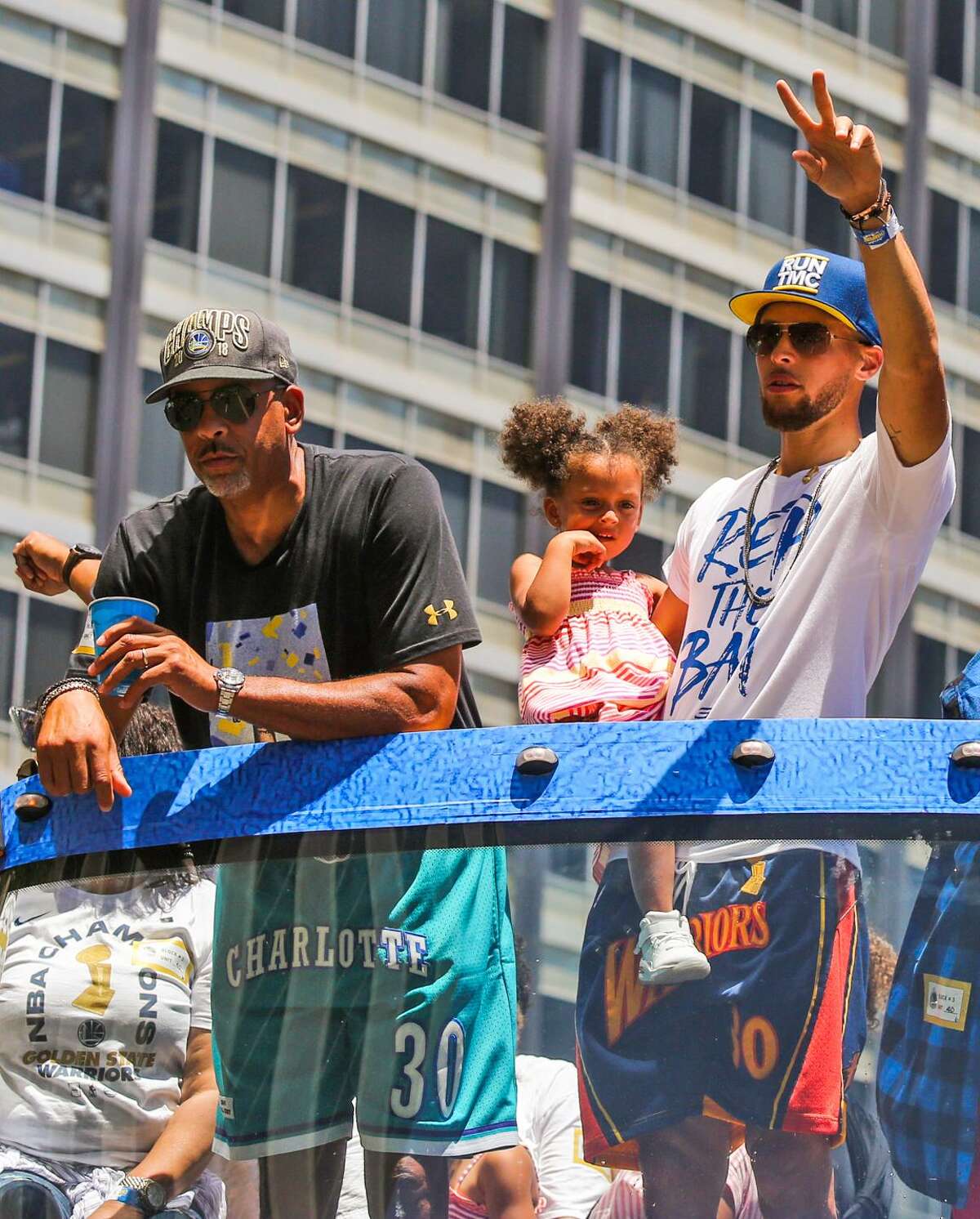 Warriors’ Stephen Curry scores big one for ‘family business,’ leaving ...