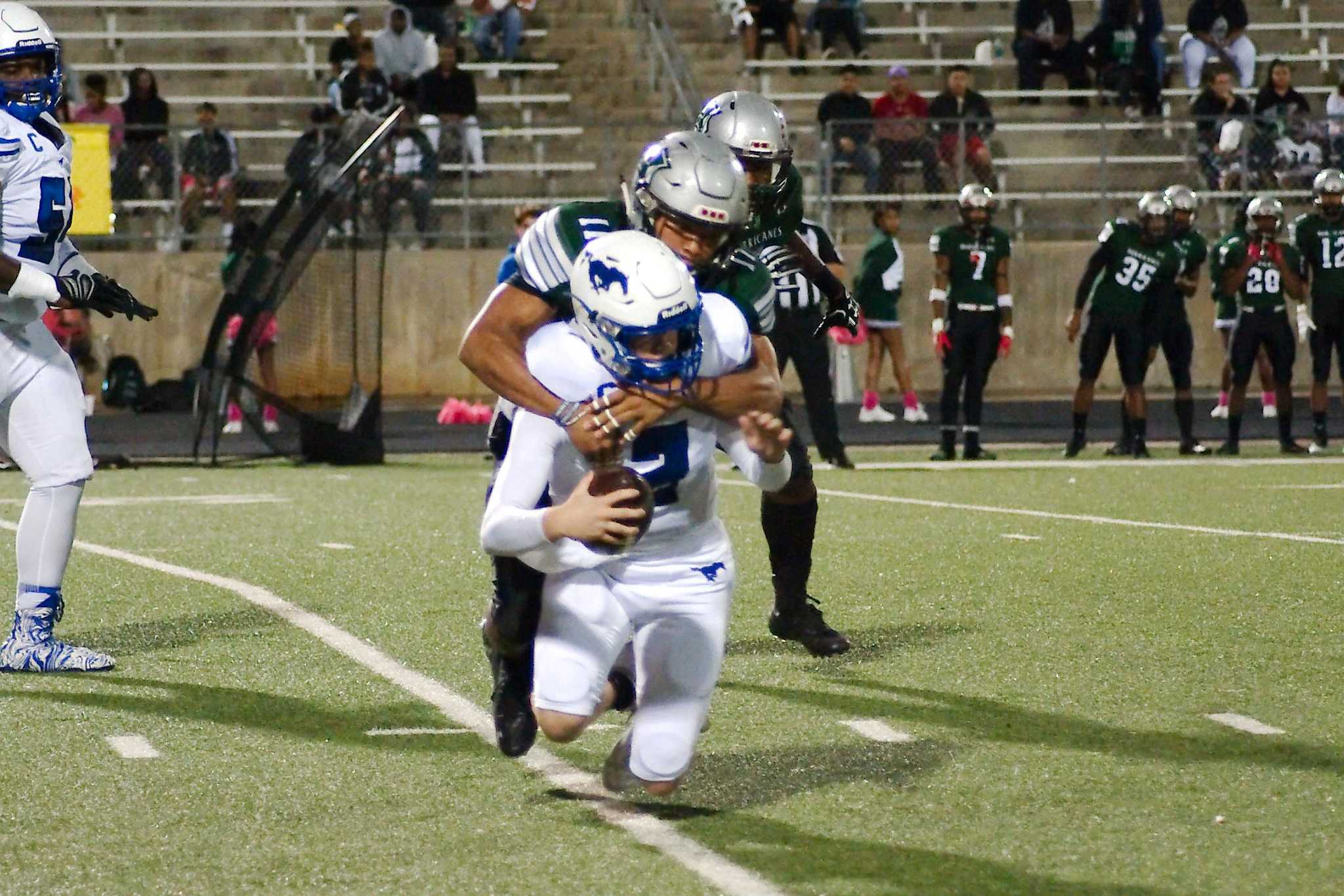 Football: Hightower holds off Friendswood, 14-9