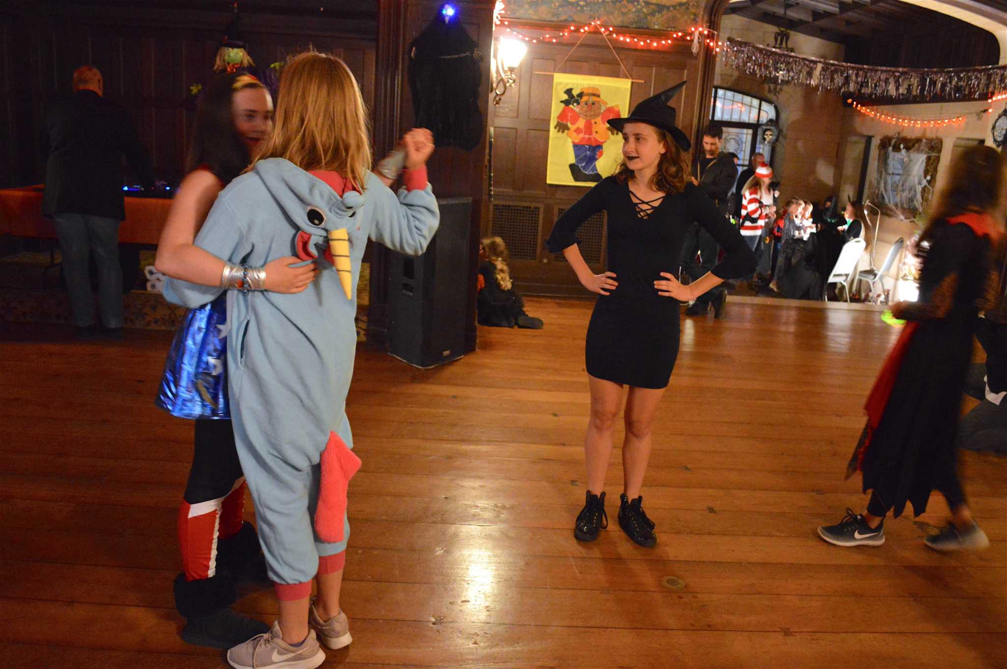 In Pictures / Witches Ball held in New Canaan