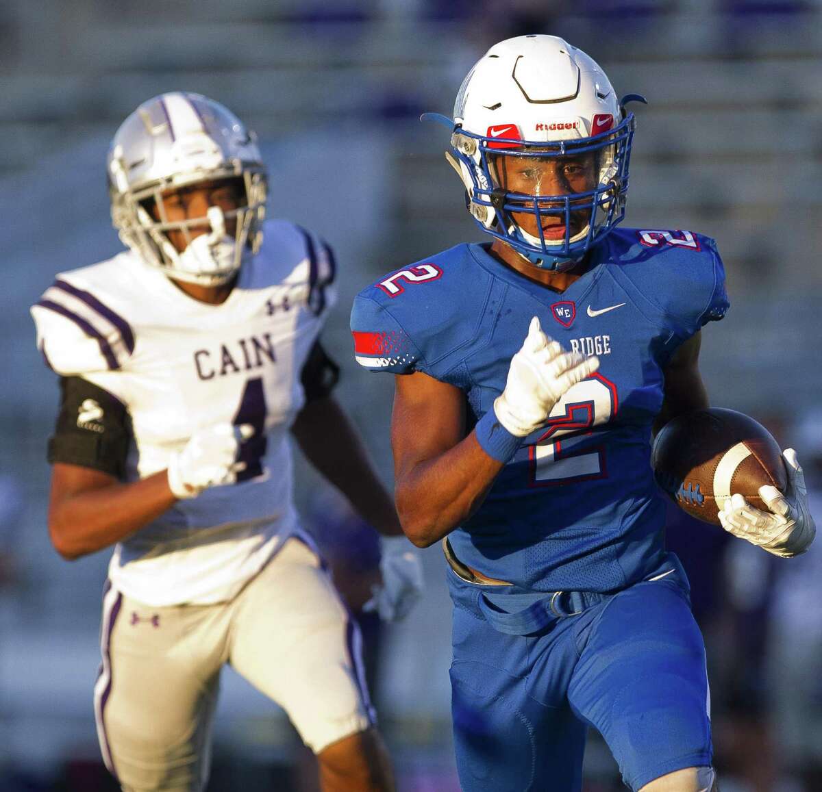 FOOTBALL: Oak Ridge scores first home win by blowing past the Hurricanes