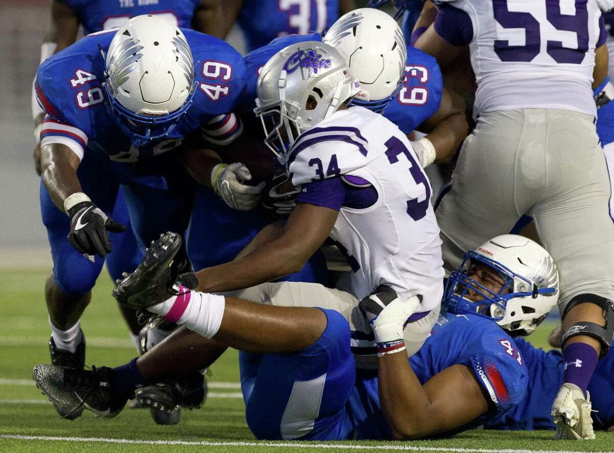 FOOTBALL: Oak Ridge scores first home win by blowing past the Hurricanes