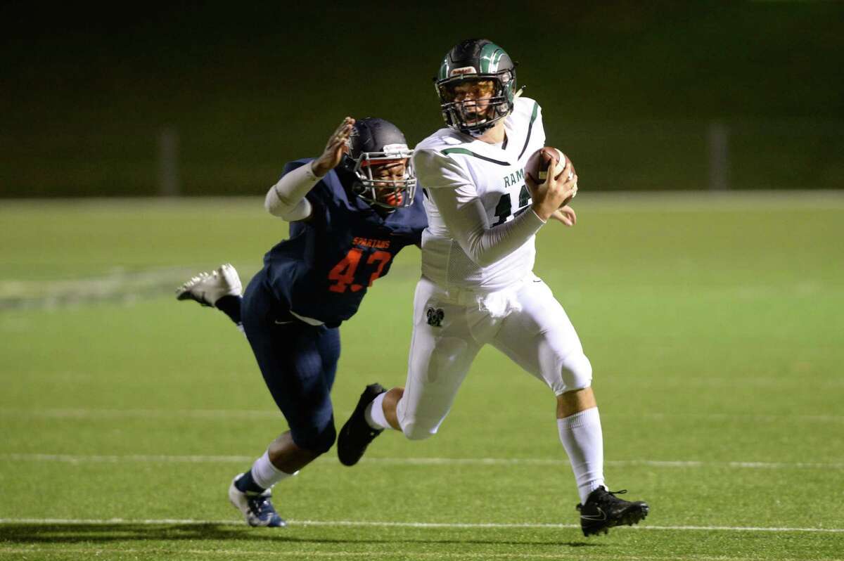 Seven Lakes, Katy football teams light up scoreboard in victory