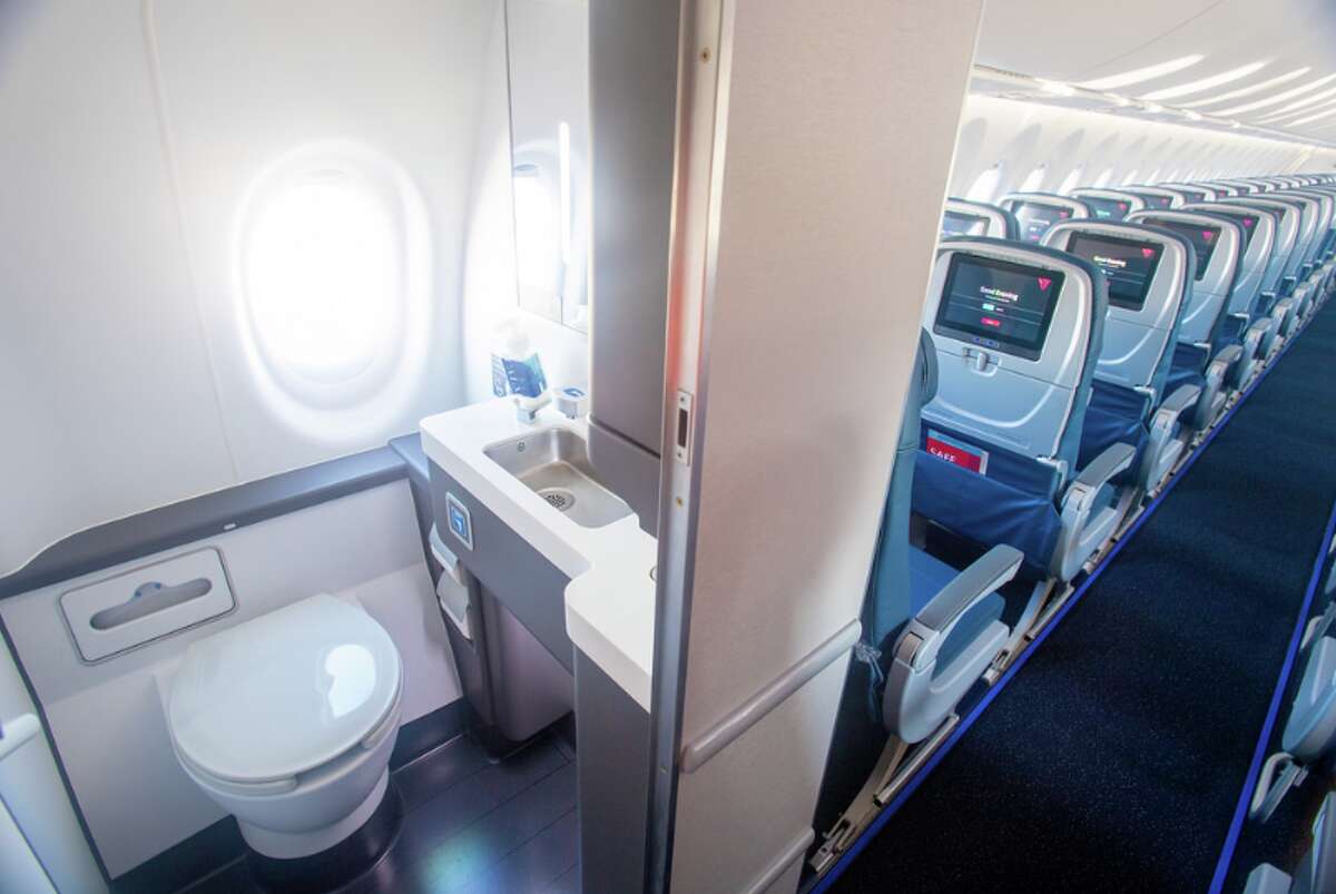 Frontier eyes nonstops to Hawaii