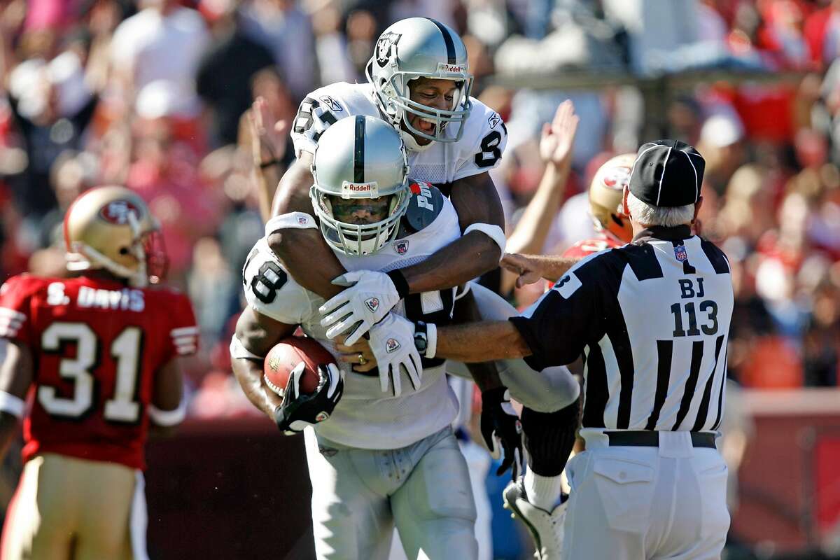 49ers-Raiders series has historic moments — and some best left buried