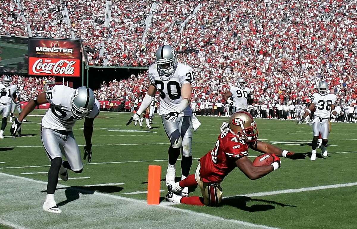 49ers-Raiders series has historic moments — and some best left buried