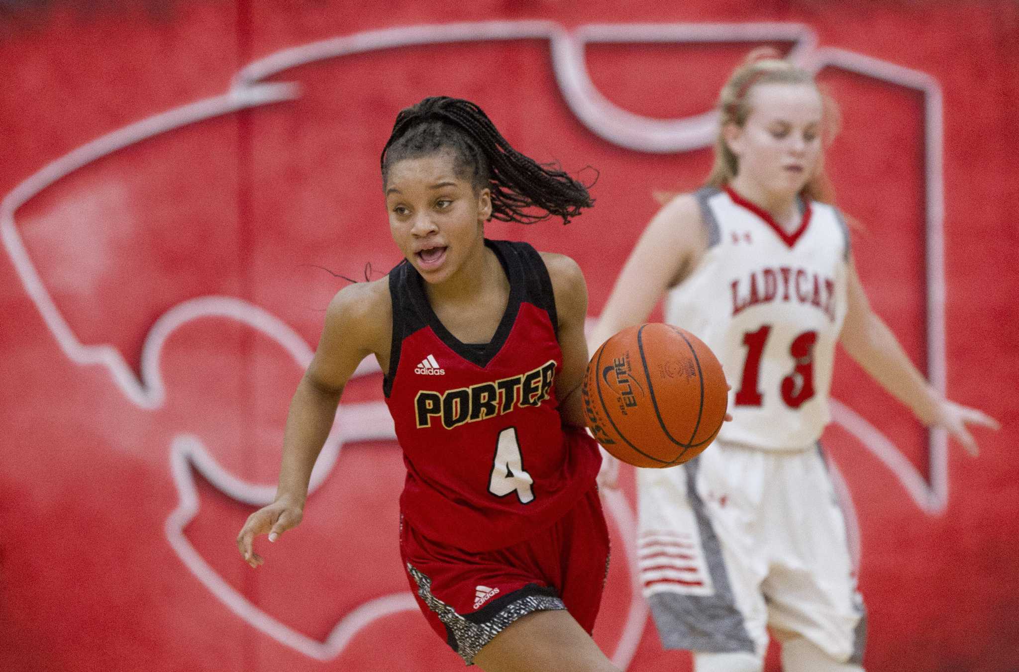 GIRLS HOOPS: Porter enters season with different look