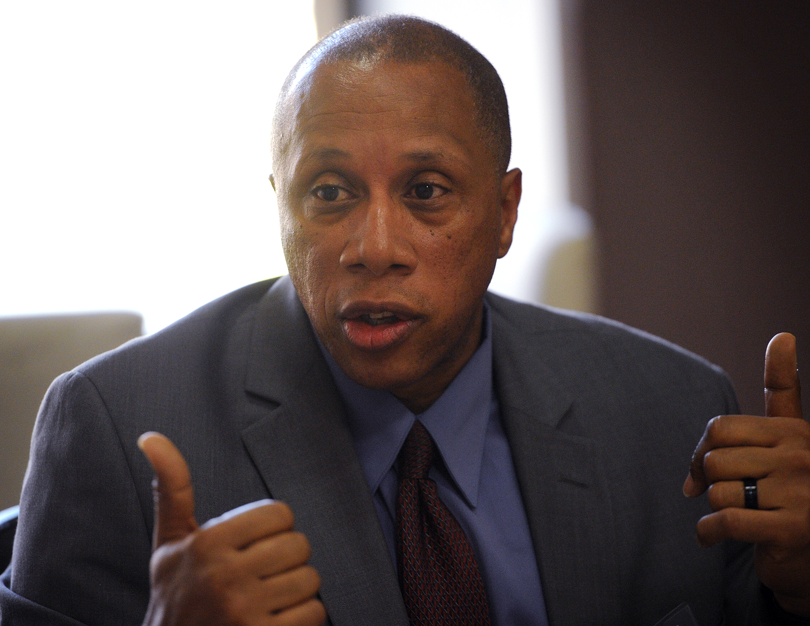 Bridgeport cop chief finalists meet community leaders