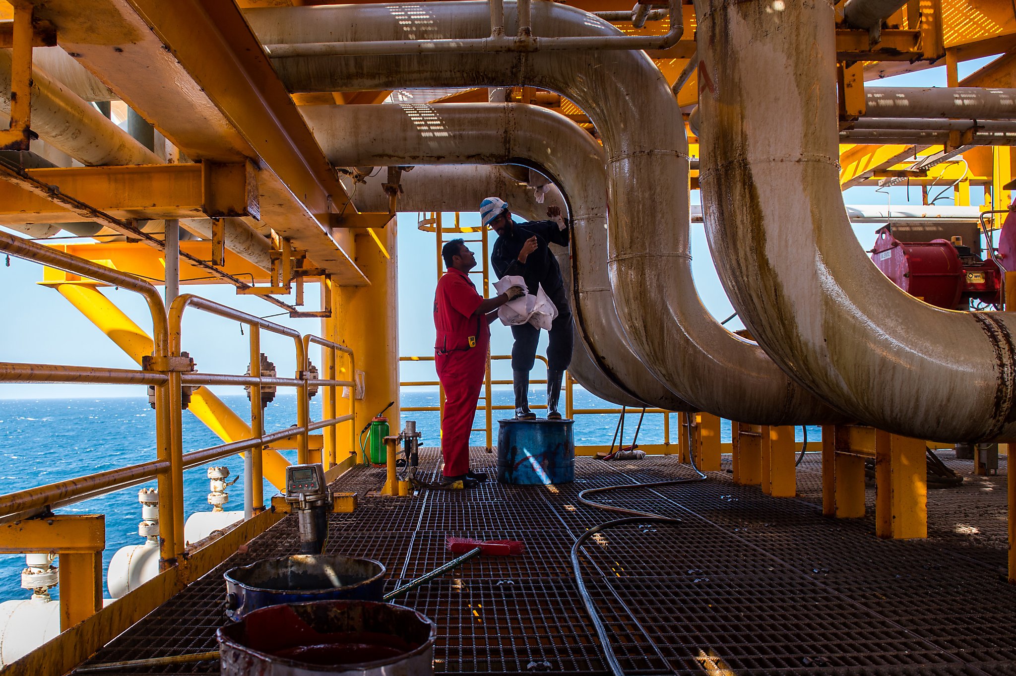 Oil settles past $75 in London after Trump tightens screws on Iran