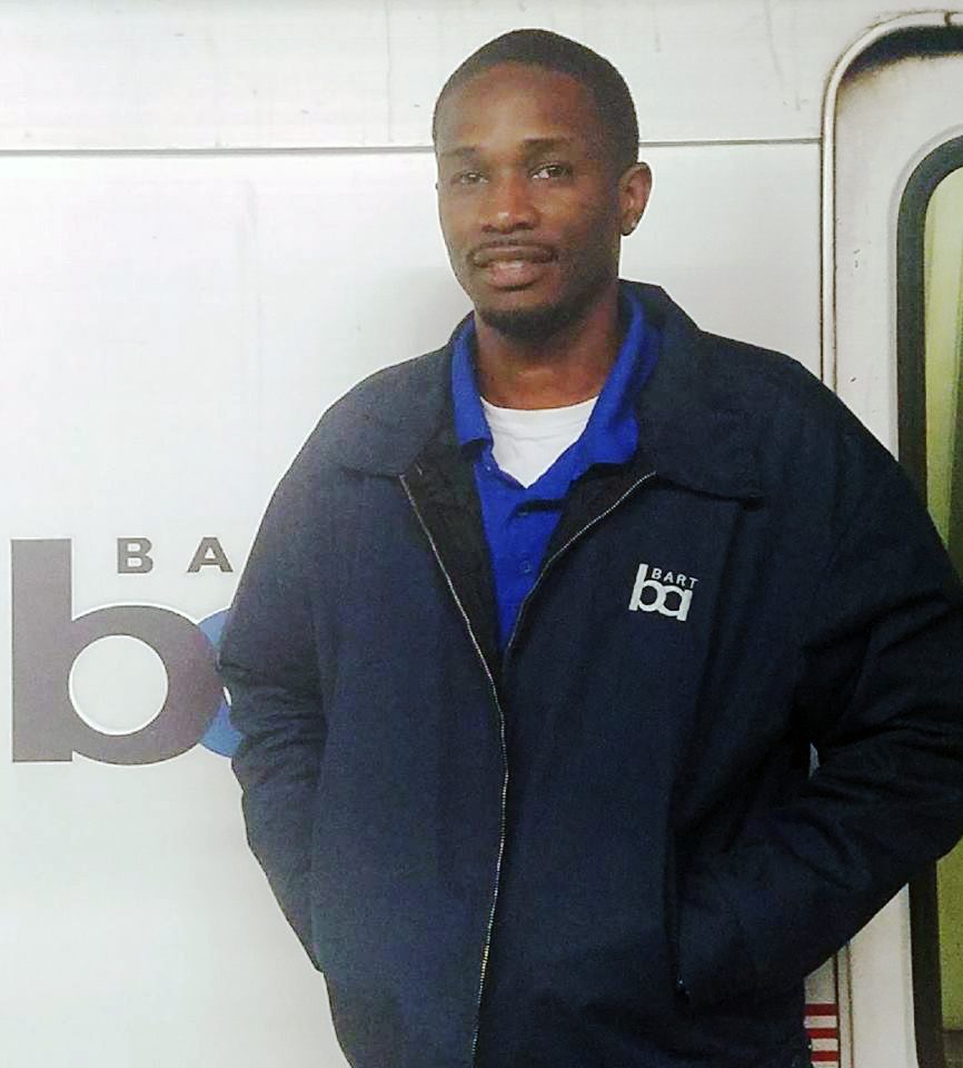 BART employee administers CPR, applauded for saving rider's life
