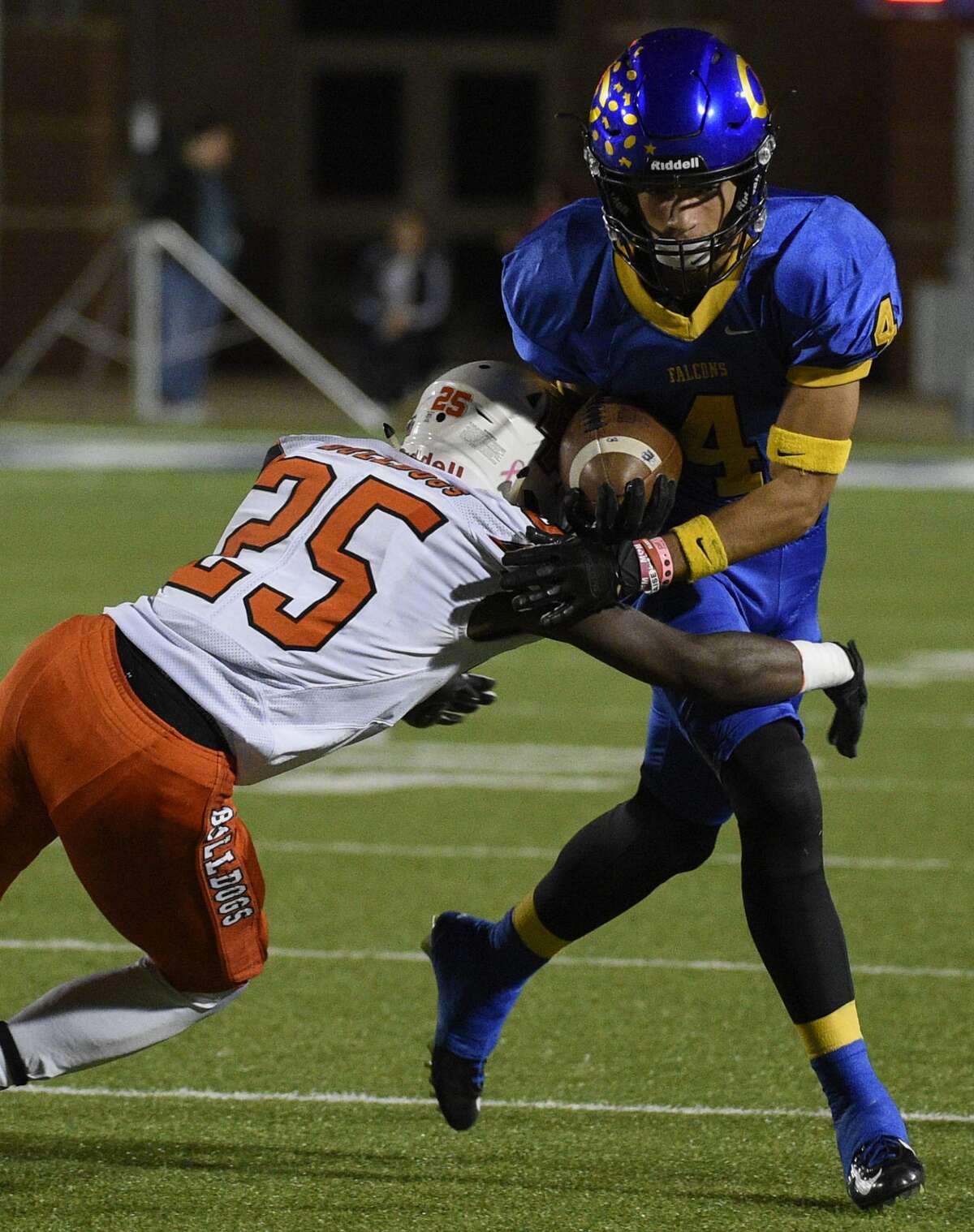 Channelview routs La Porte to keep playoff hopes alive