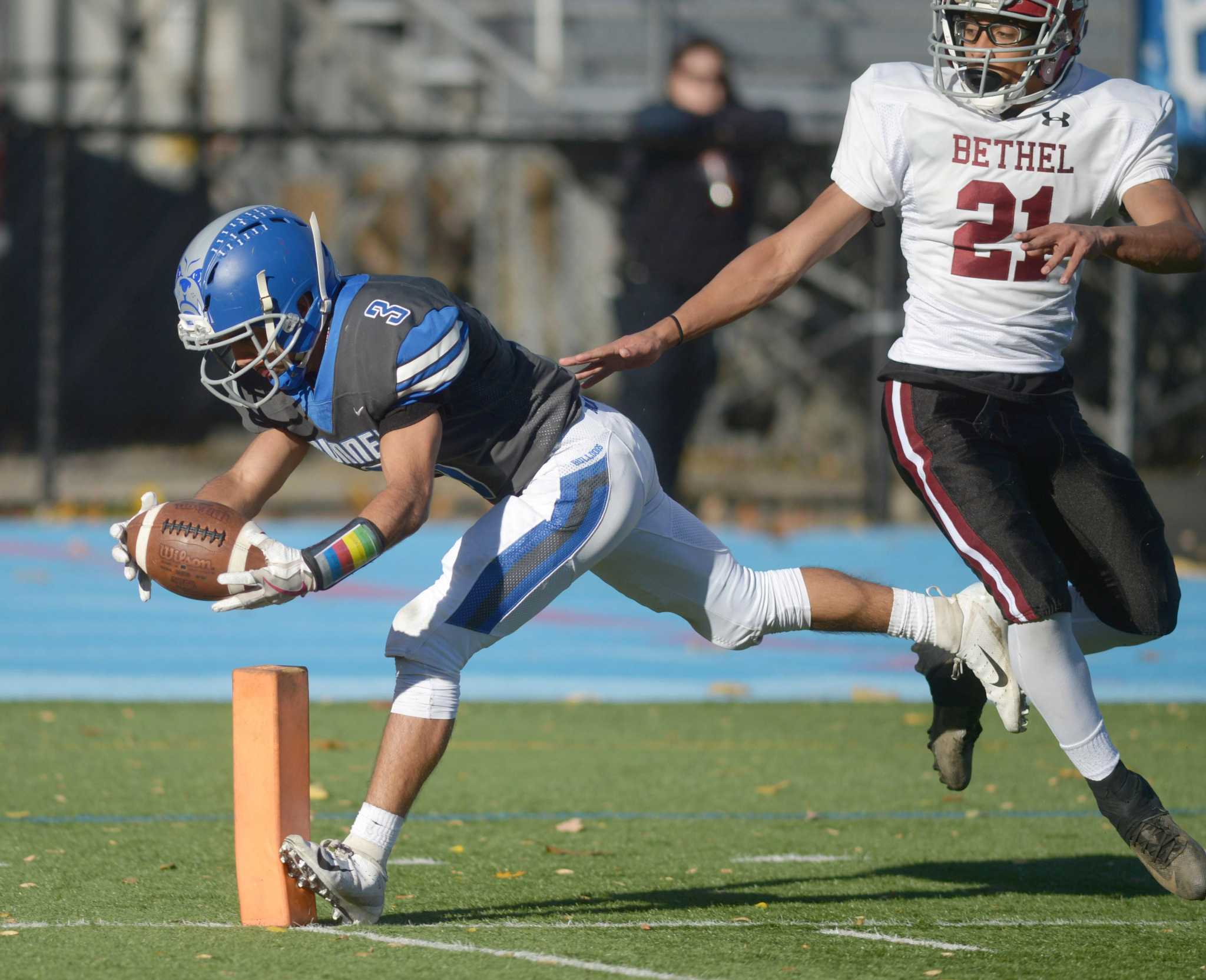 Bunnell runs past Bethel