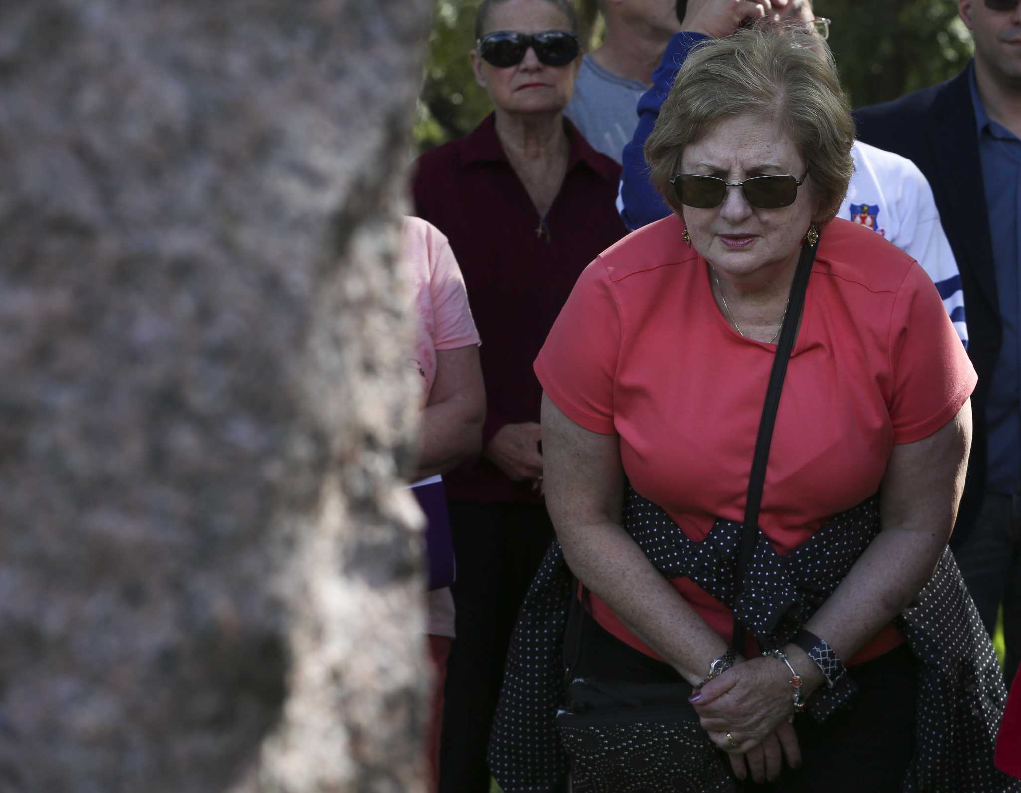 Cemetery tour offers insight into Houston women’s history