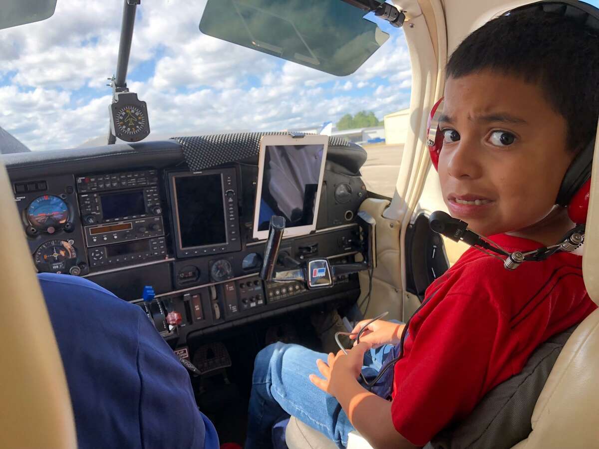 Non-profit allows kids to make a special flight over Lake Conroe