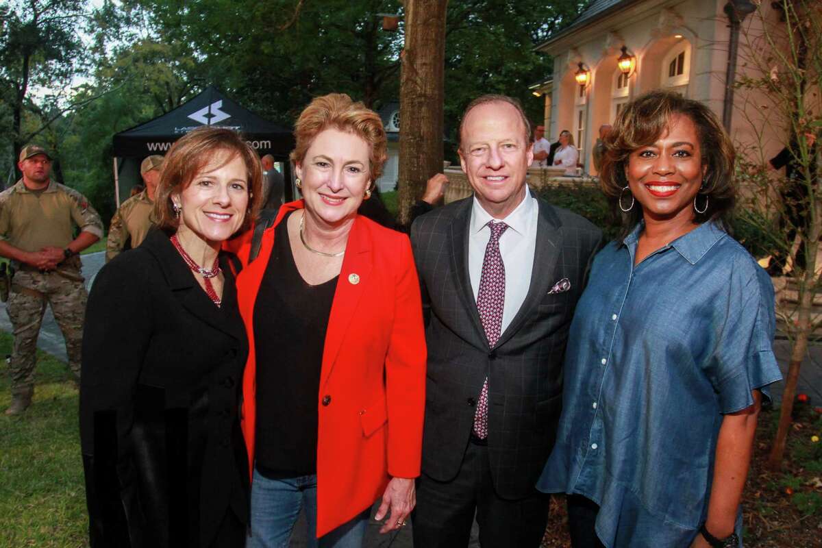 11 best moments from annual True Blue Gala at the Fertitta family's ...