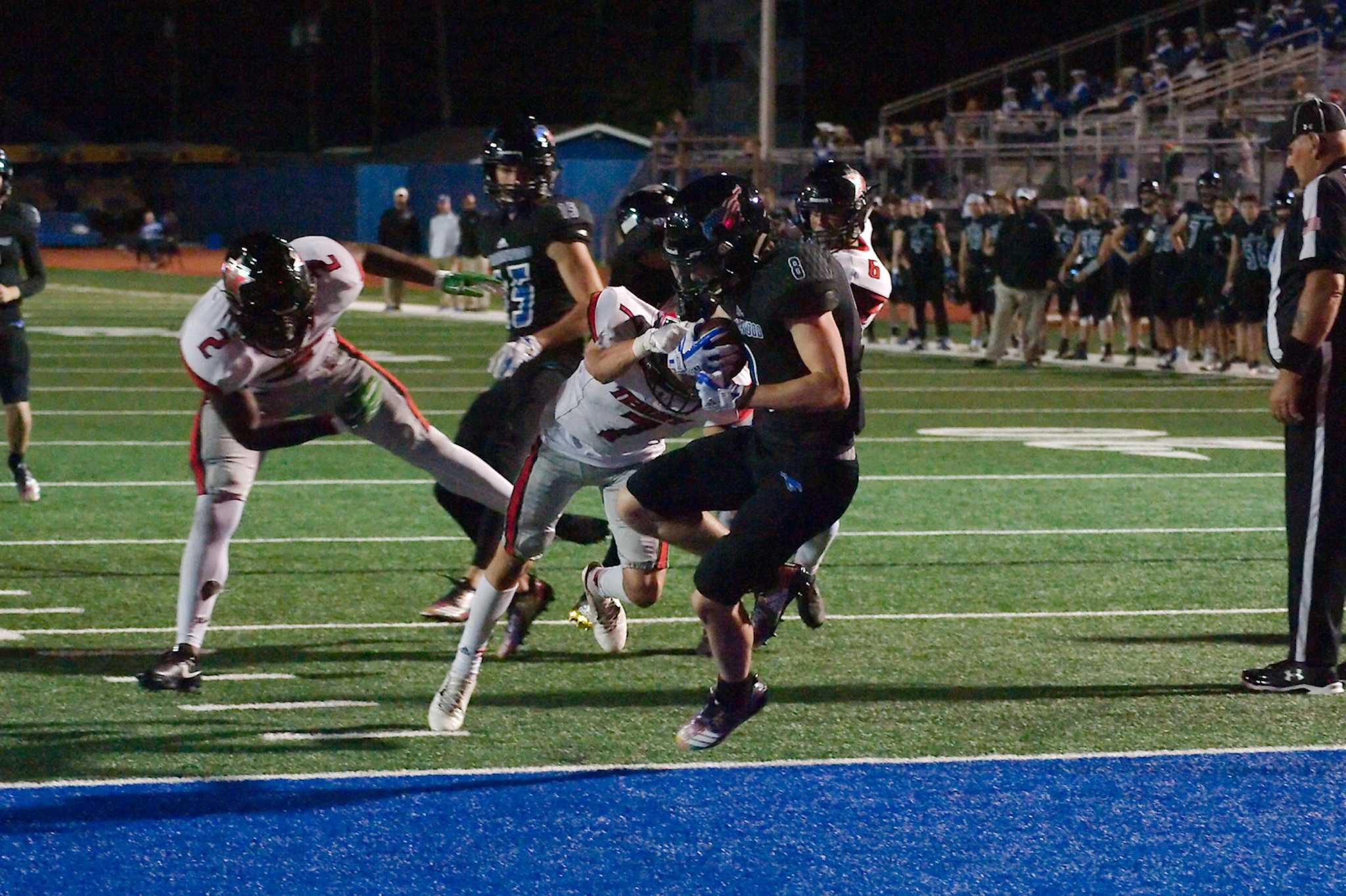 Football: Friendswood clinging to slim chance to qualify for Class 5A ...