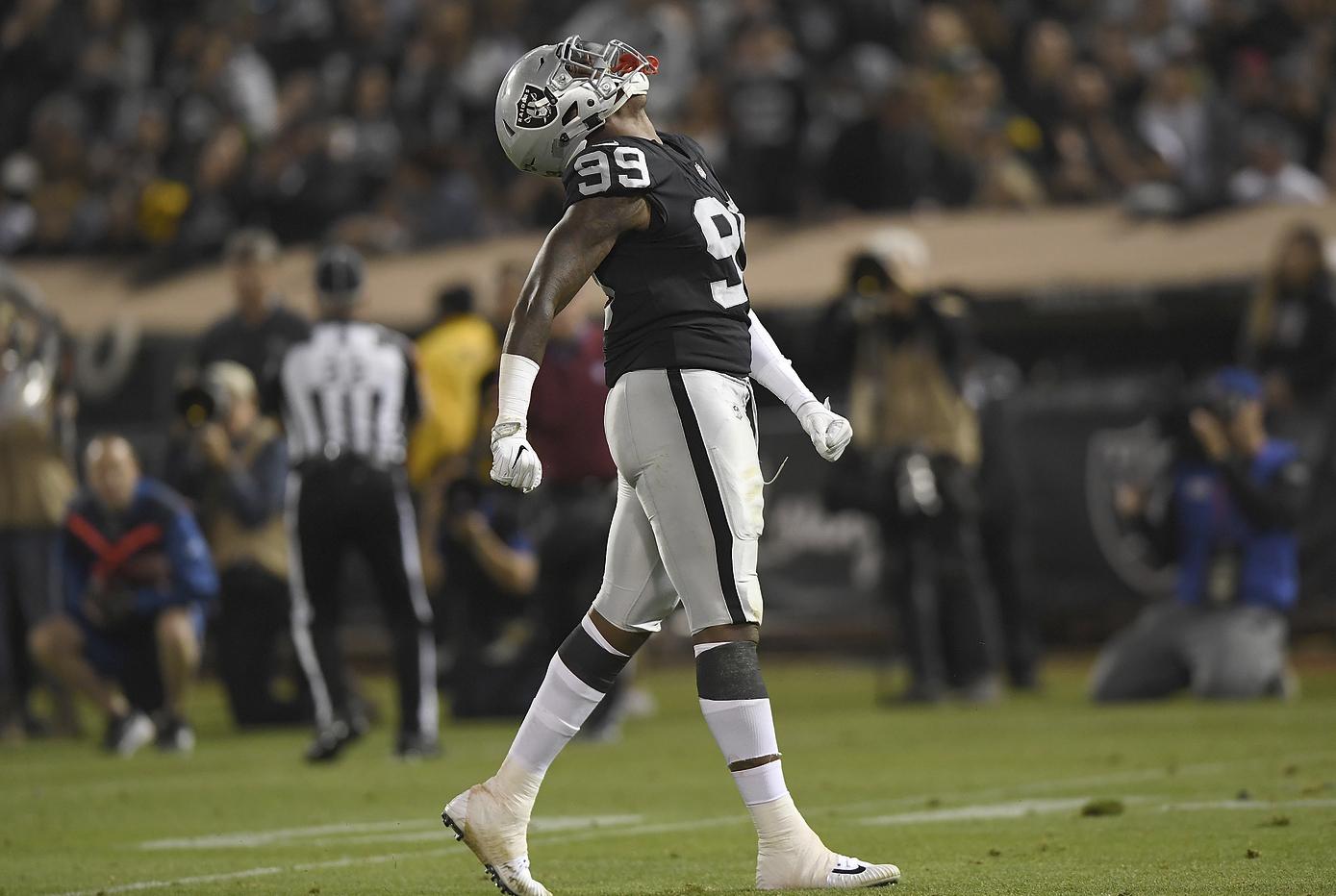 Raiders’ defensive line adjusts without Bruce Irvin