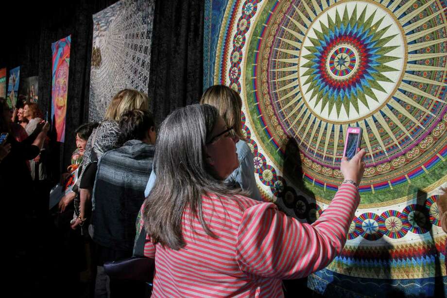 Best of Show winner dedicated her quilt to her late mother - Houston ...