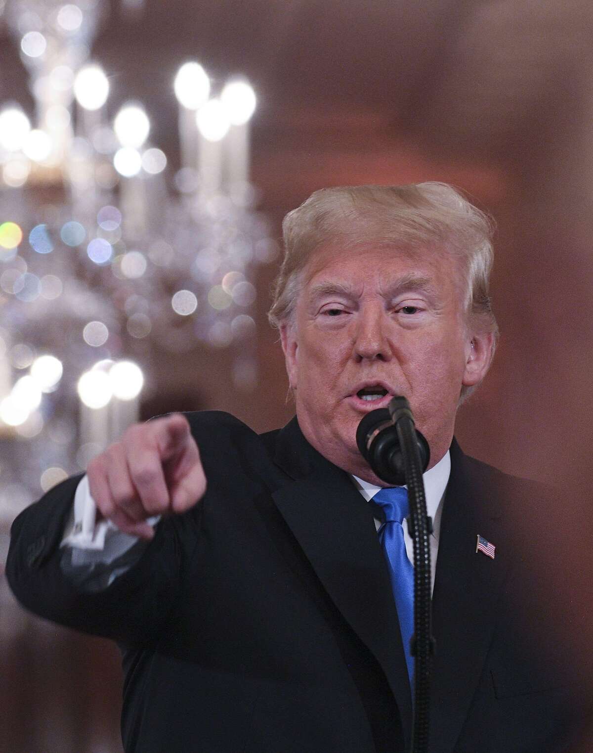 Video expert shares how the Acosta clip was doctored to make reporter ...