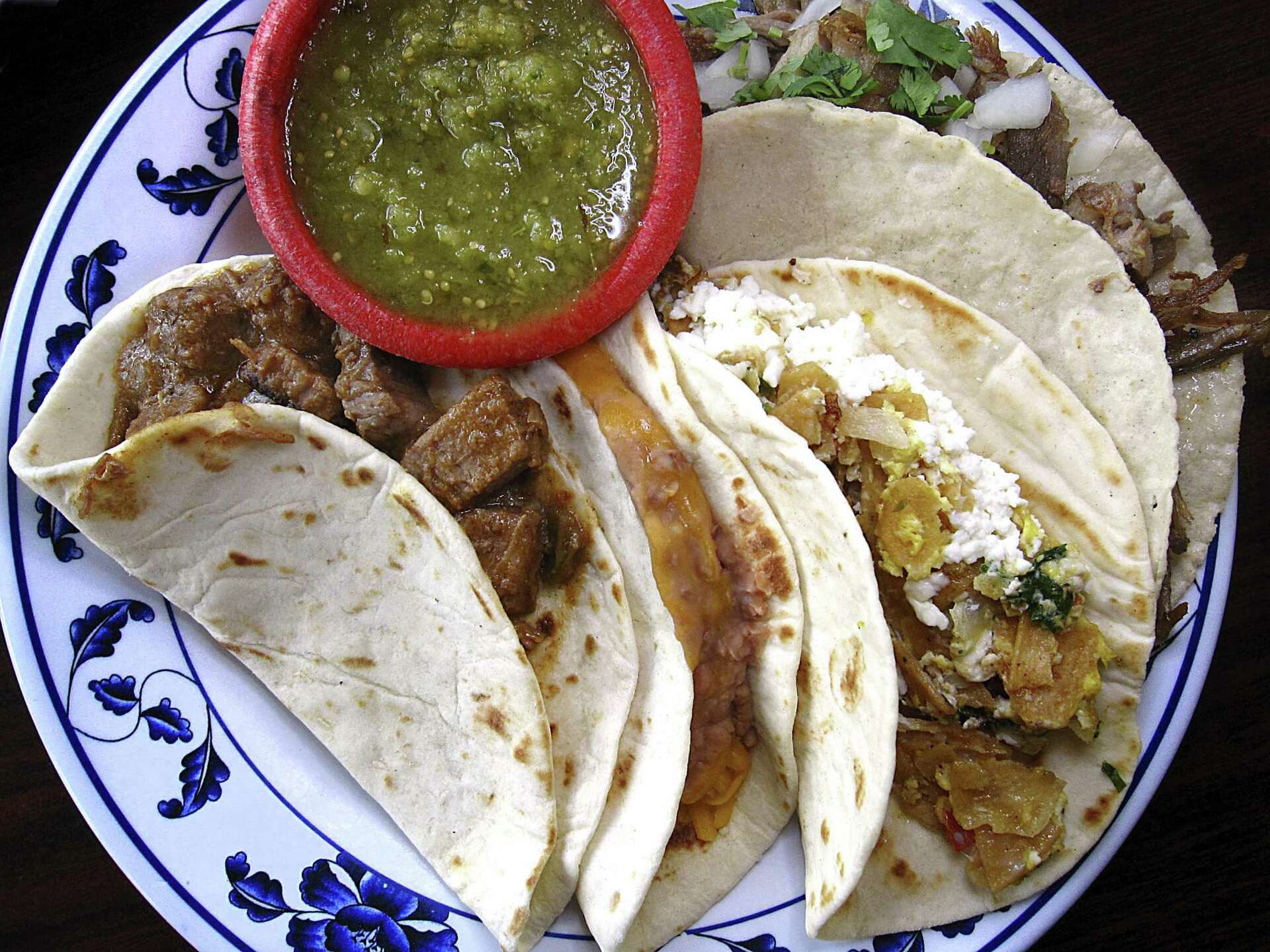 Review: Mexican food gets loud, proud and messy at Las Sabrosas de ...