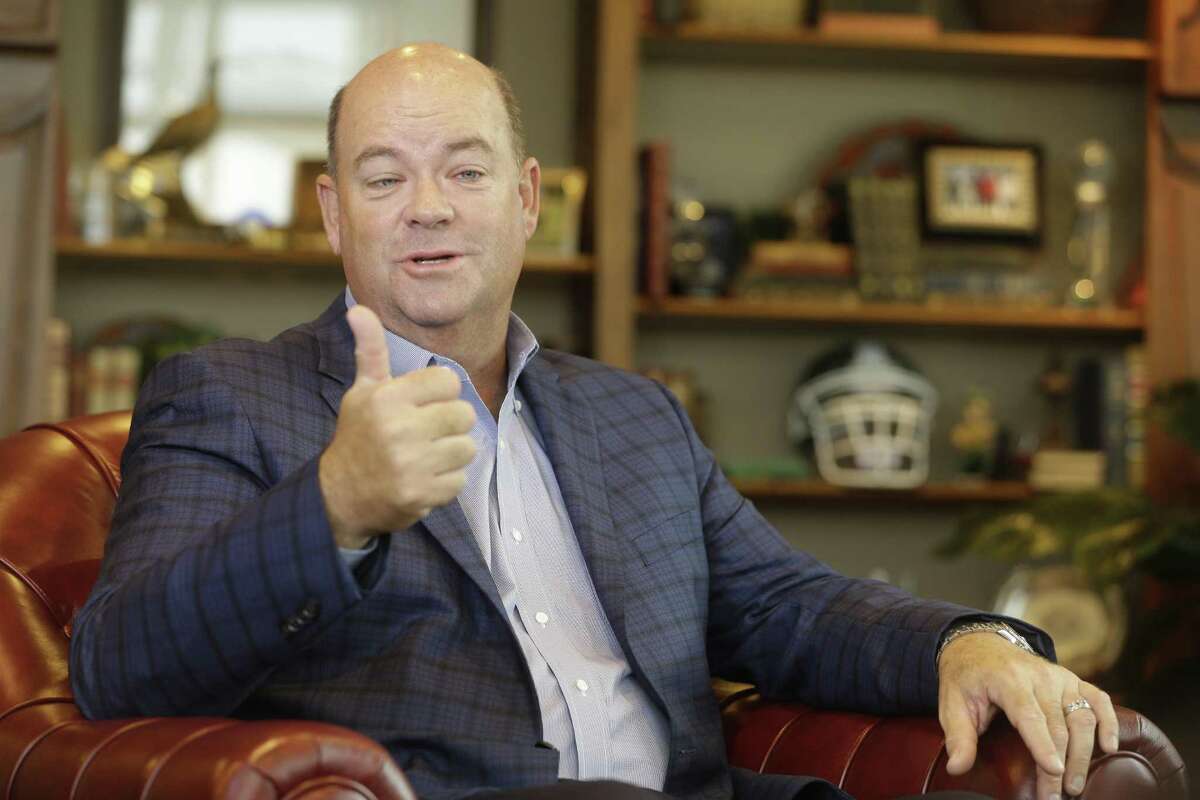 ConocoPhillips keeps 2019 spending flat, touts conservative approach