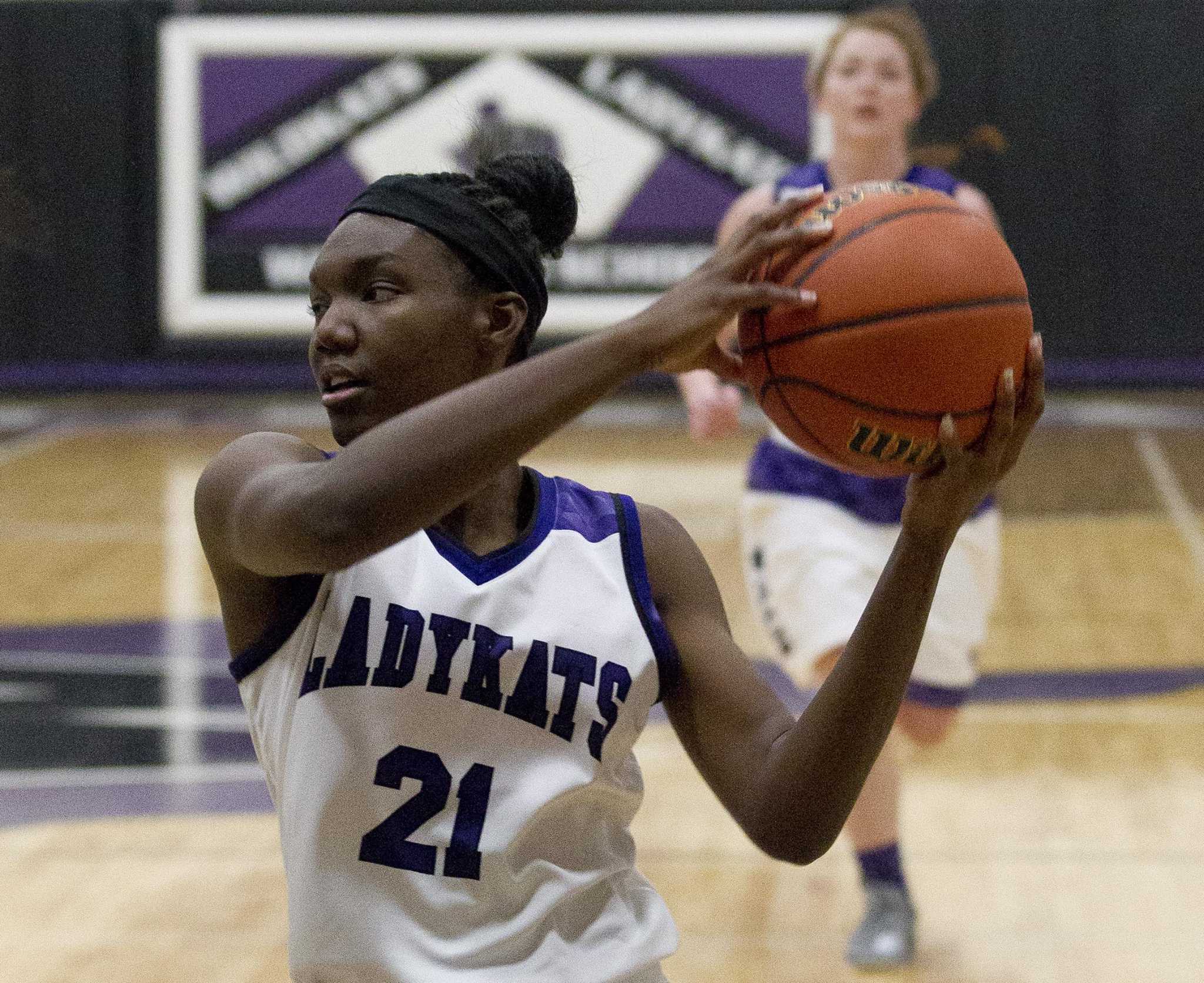 HOOPS ROUNDUP: Local teams compete at Lady Tiger Classic
