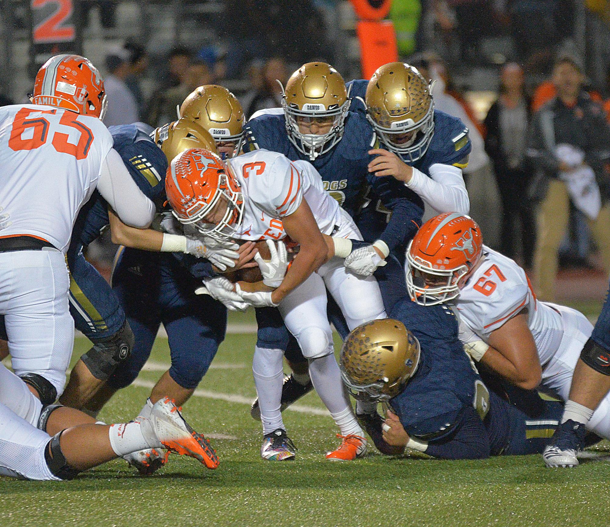 United rolls in rivalry for championship