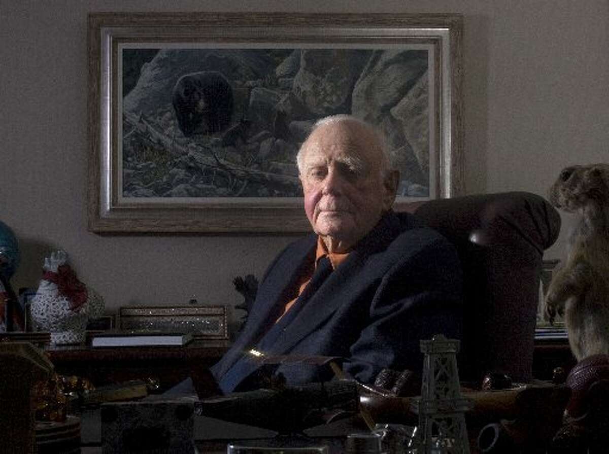 Raymond Plank, colorful founder of Apache Corp., dies at 96