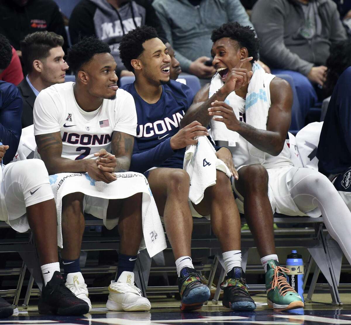 Tarin Smith pops off bench to help fuel UConn men’s romp over UMKC