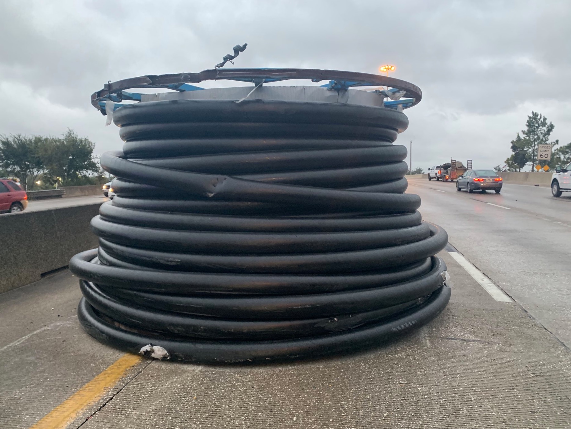 LOOSE SPOOL: East Freeway drivers dodge construction spools during rush ...