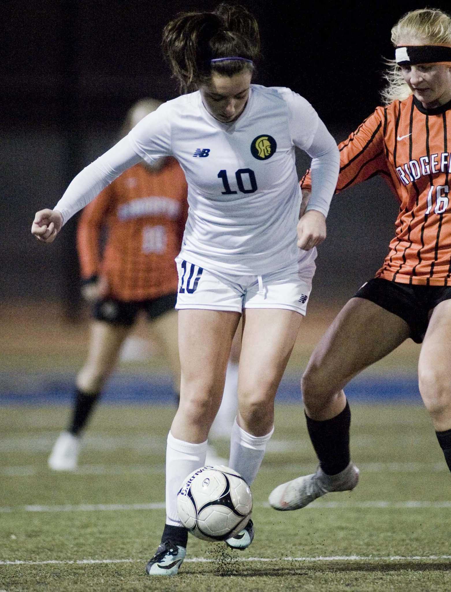 Middlebrook lifts Ridgefield past Simsbury to Class LL final