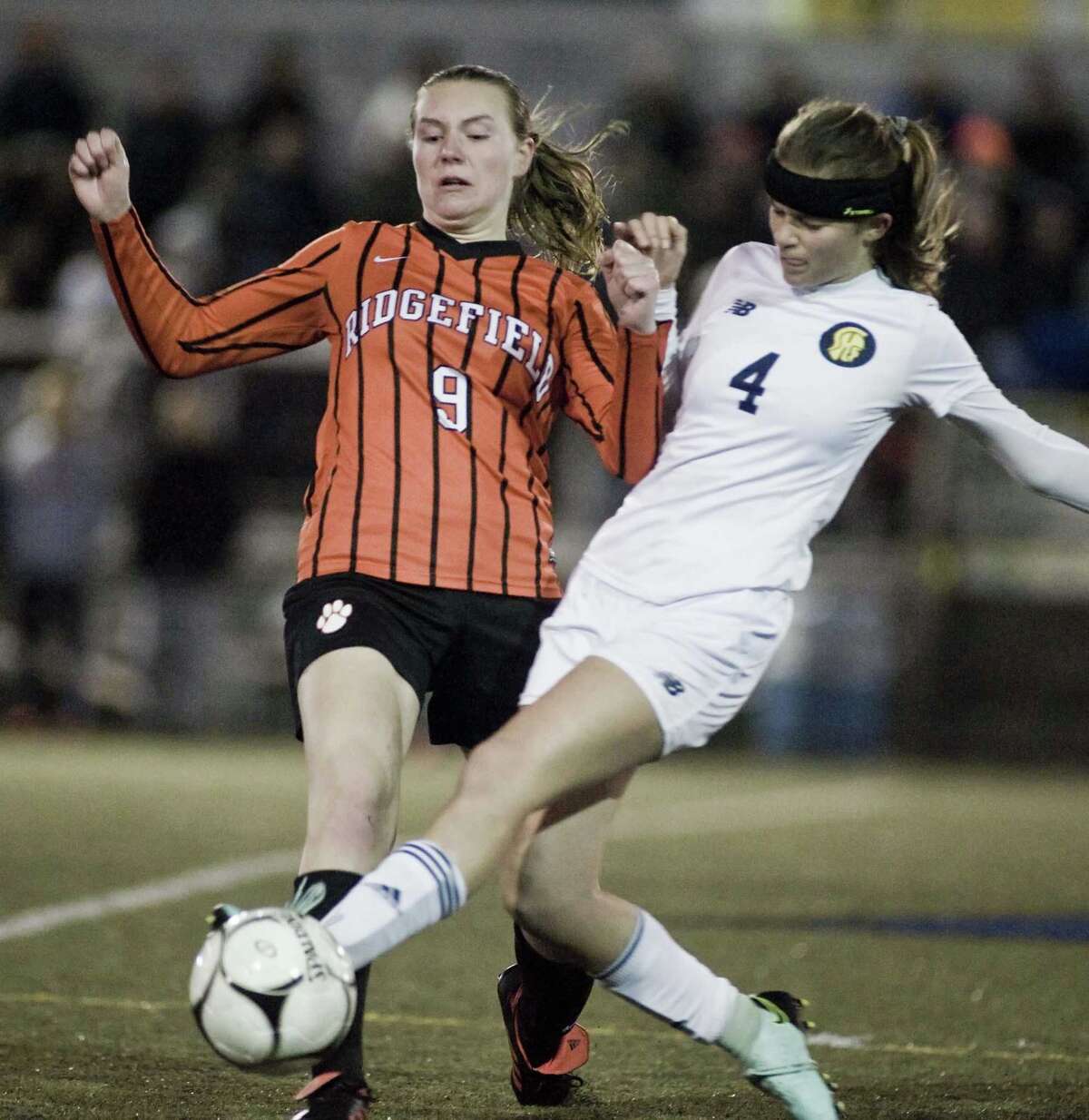 Middlebrook lifts Ridgefield past Simsbury to Class LL final