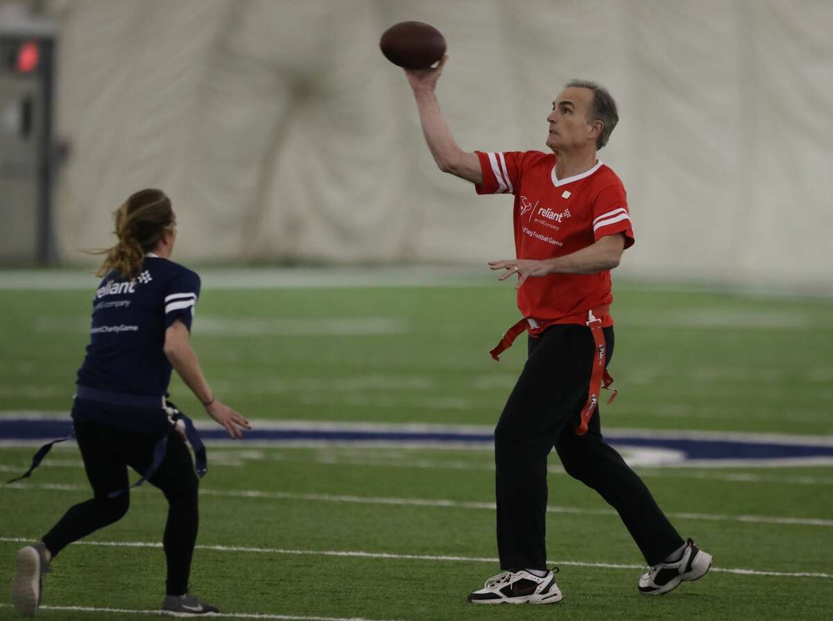 Texans QB Deshaun Watson on sideline as media celebs take the field for ...