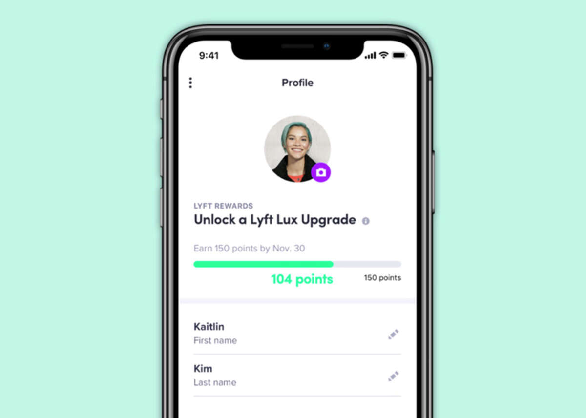 Lyft, Uber woo travelers with discounts, perks