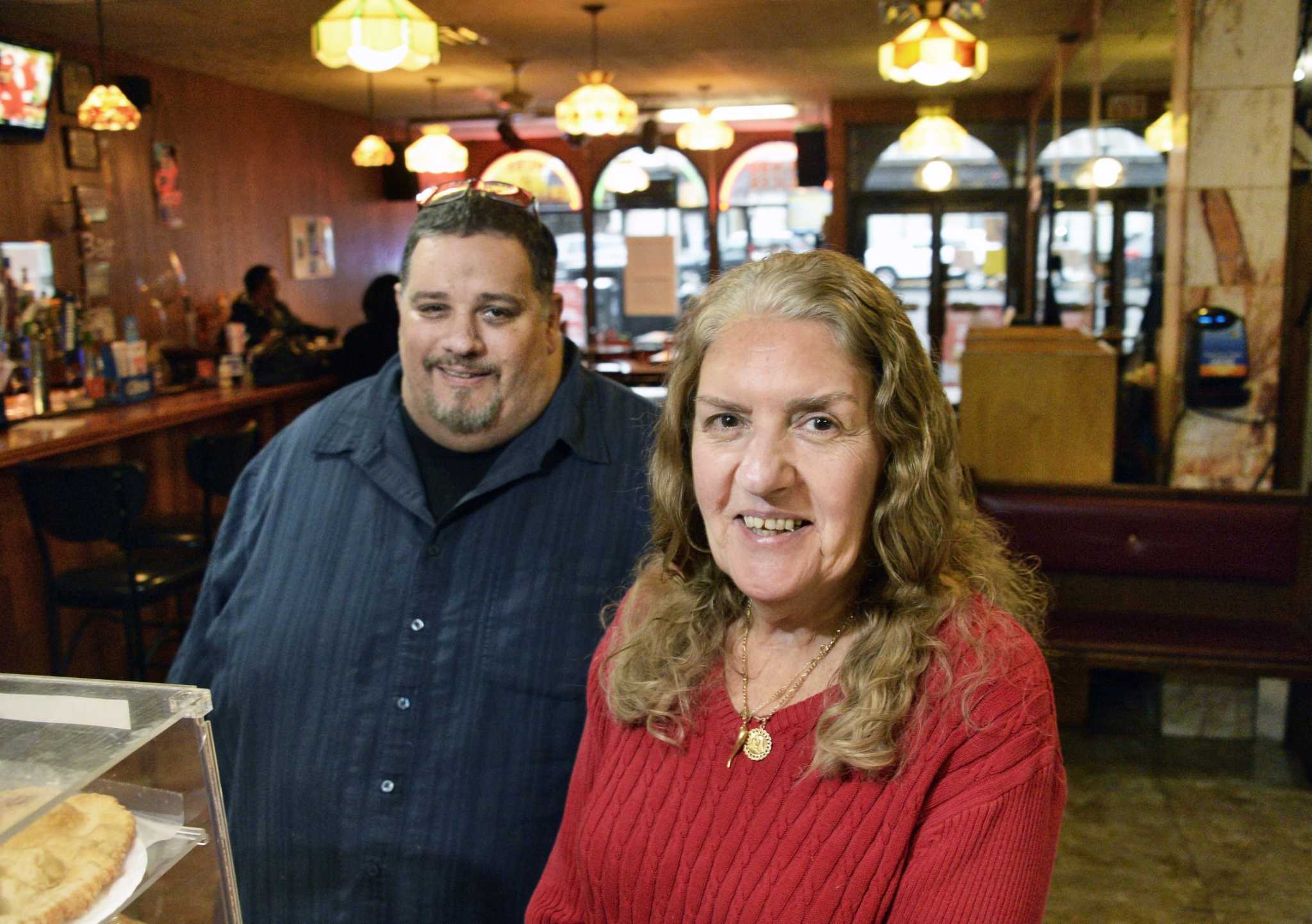 'Pizza Mike' cooks up civic support and charity