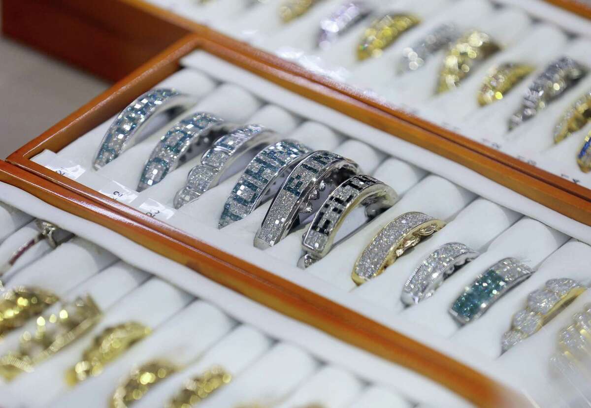 Post Malone scores new diamond grill from Houston celeb jeweler Johnny Dang