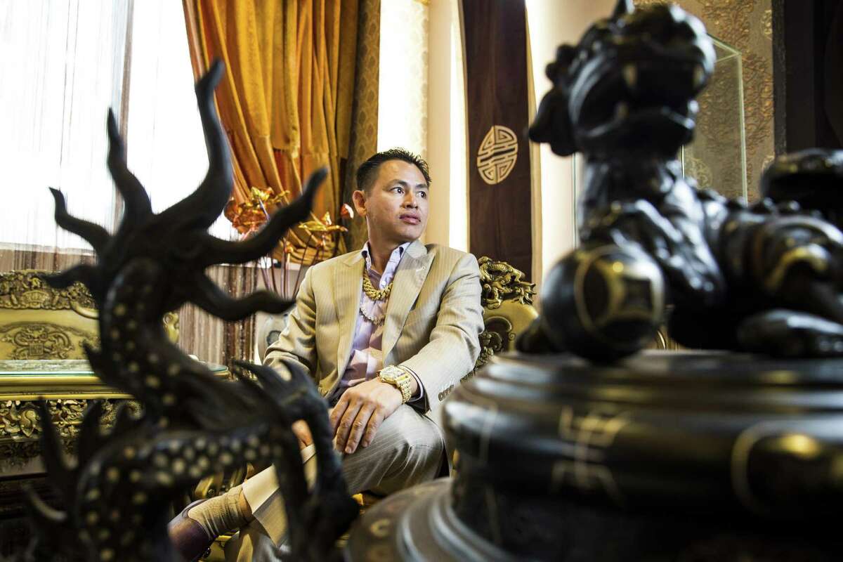 This is what it’s like waiting to meet Johnny Dang, Houston’s King of ...