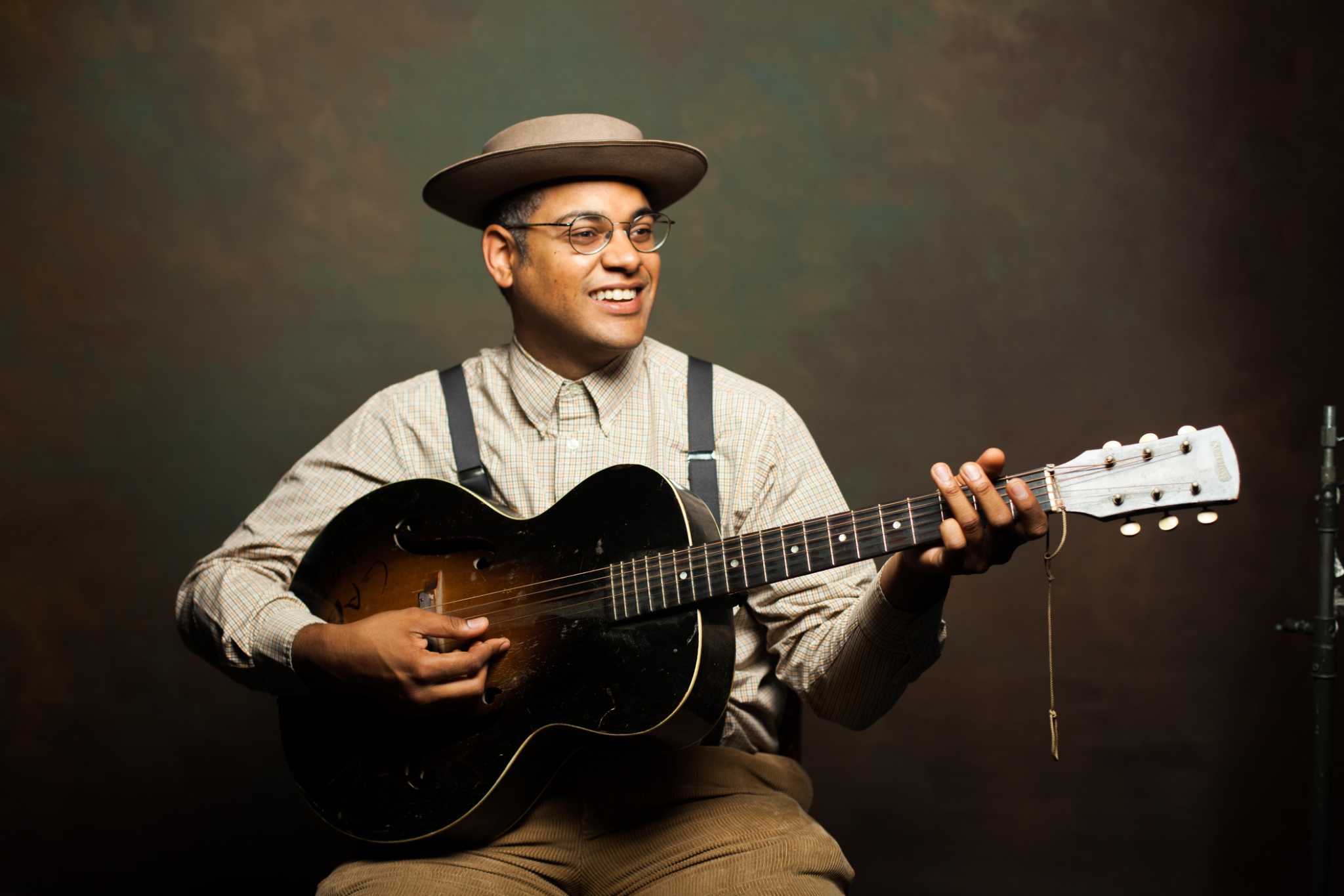 Dom Flemons of Carolina Chocolate Drops comes to East Rock Concert Series
