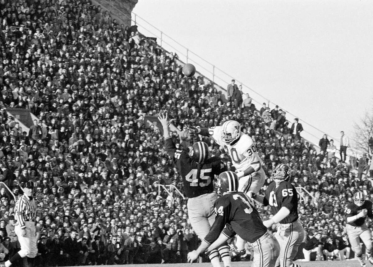 Calvin Hill more bemused than haunted by 1968 Yale-Harvard game