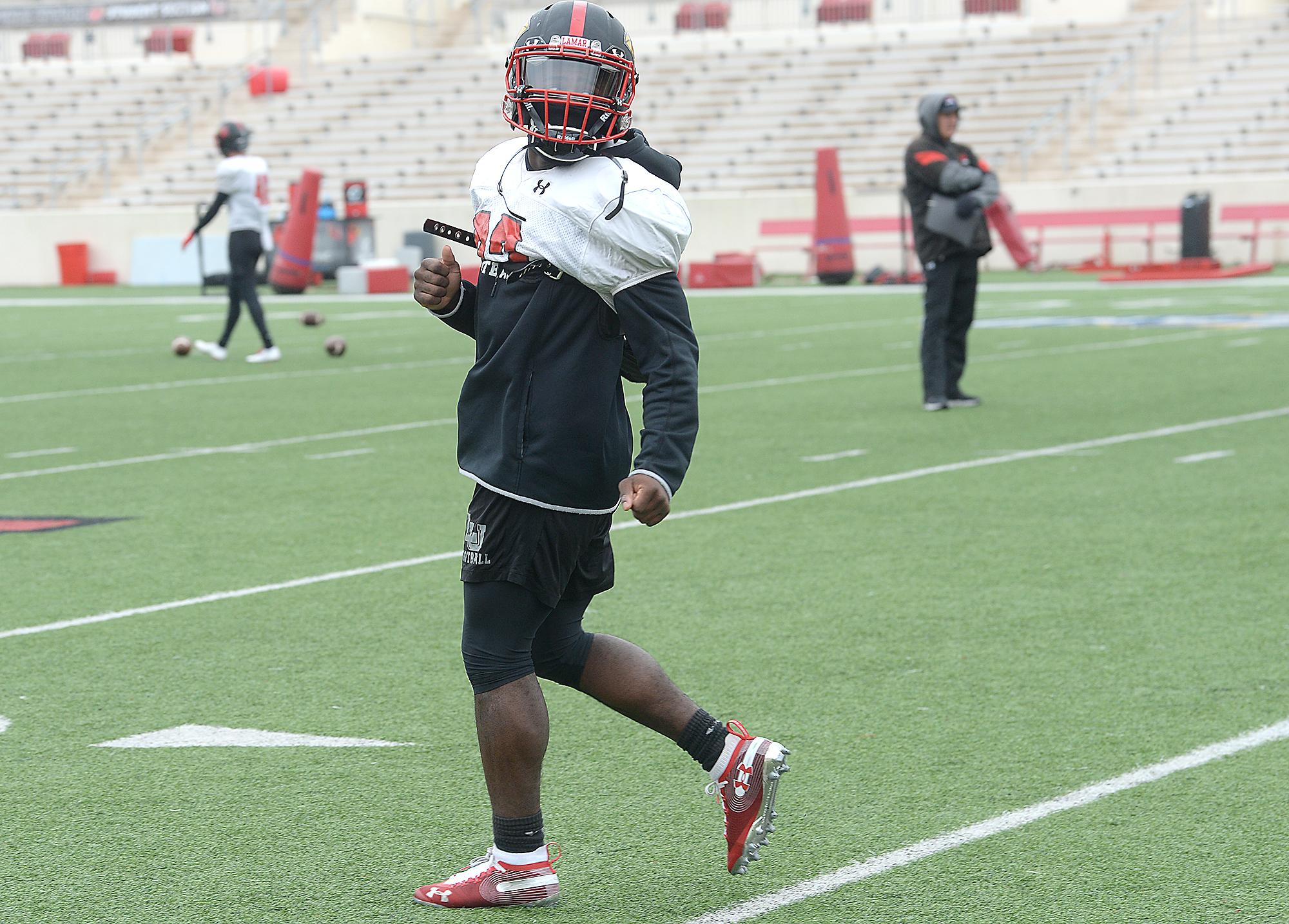 Lamar players Banks, Hawthorne gird for Lake Charles homecoming