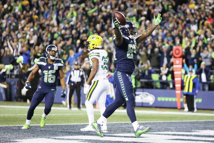 'I'm a Seahawk now': Ed Dickson returns to Charlotte to face Panthers