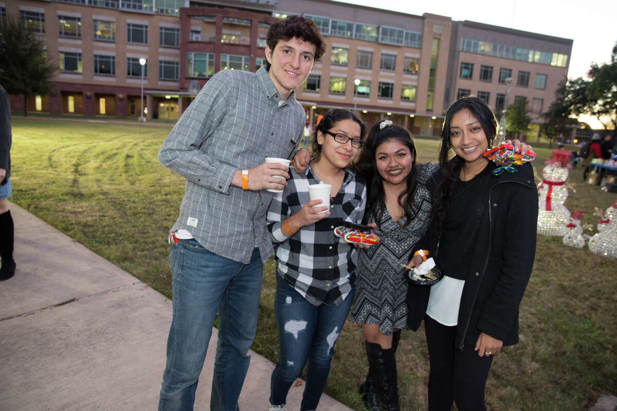 Photos: UTSA spreads holiday cheer at Light Up the Plaza